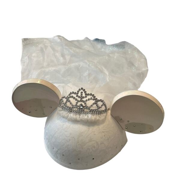 Disney | Accessories | Disney Minnie Mouse Bride Veil Ear Hat | Poshmark